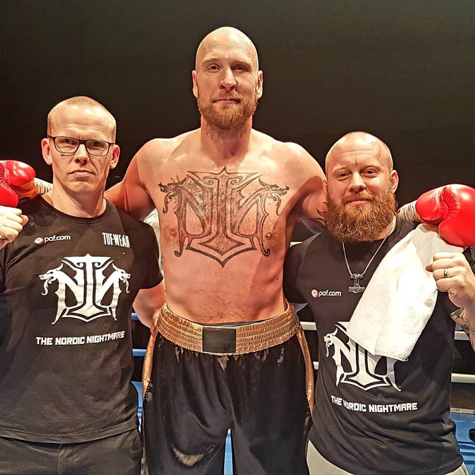 Finnish Heavyweight Boxer Robert Helenius Knocks Down His Brazilian ...